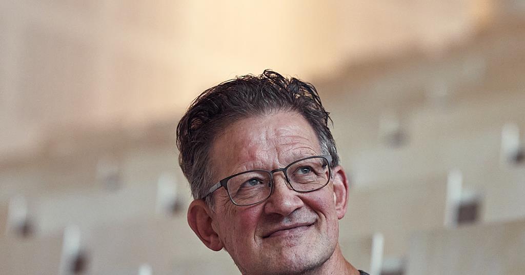 Prof.dr. Peter Schoenmakers (UvA): slot keynote speaker at Analytical ...