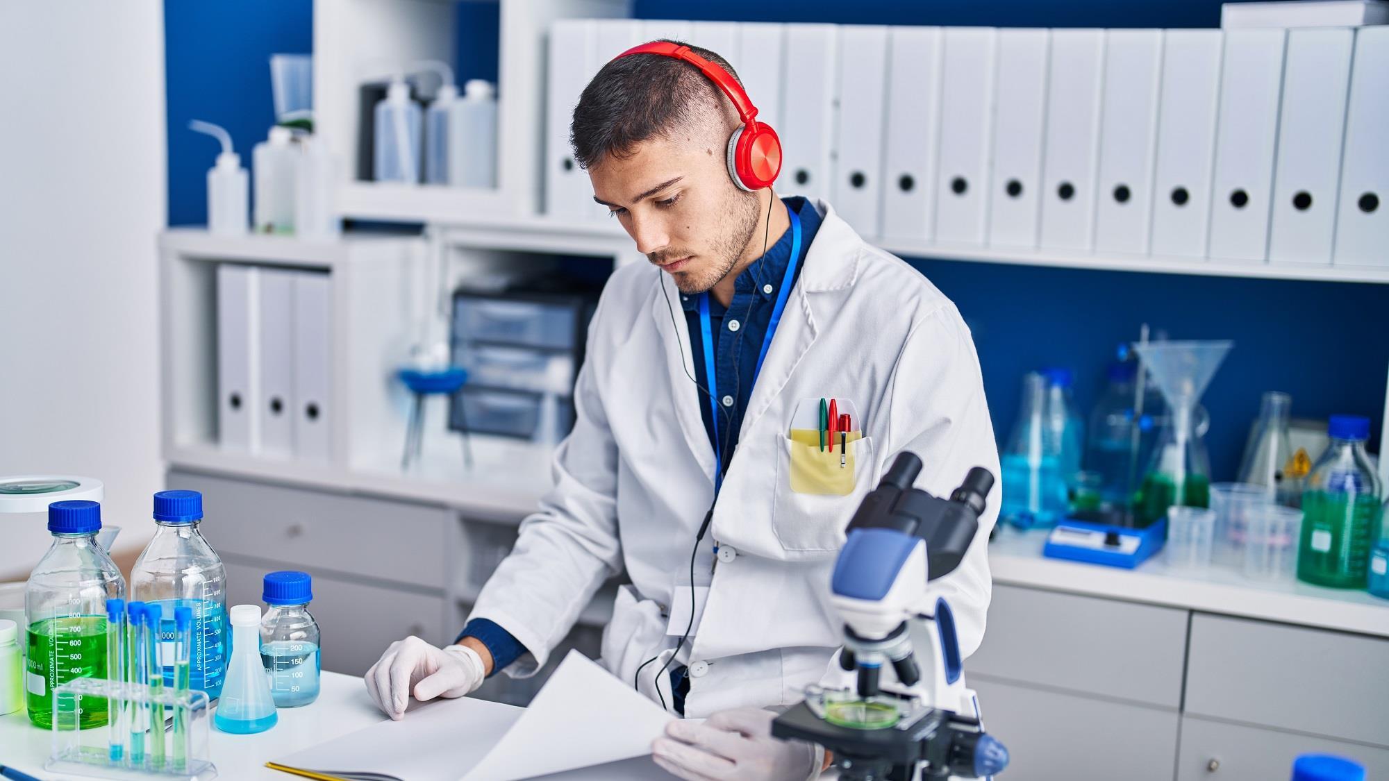 Meeluisteren in het lab | Media | ScienceLink